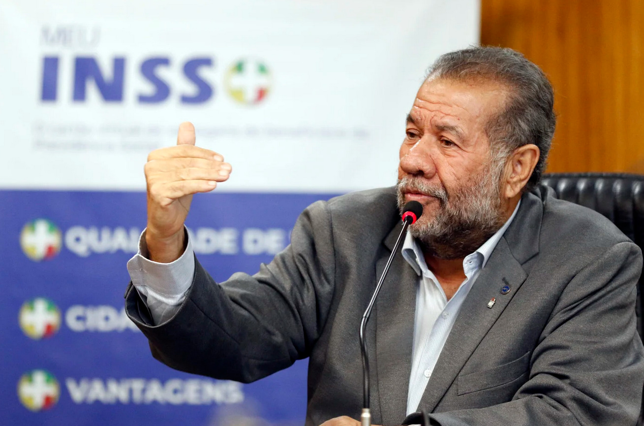 Documentos mostram que Carlos Lupi havia sido alertado em 2023 sobre ...